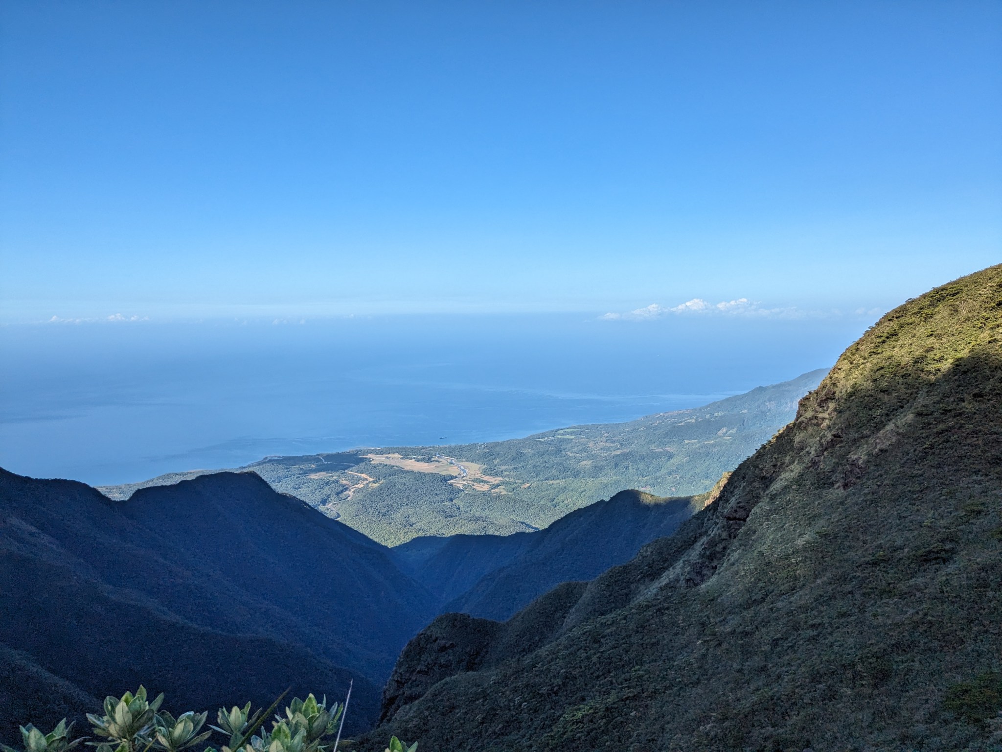 Mt. Guiting-Guiting (2,058+ MASL) | Tampayan to Olango Traverse Trail ...